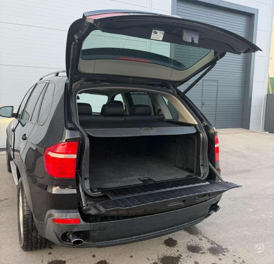 Melns BMW X5 2008 Kretinga, ar dzinēja tilpumu 3.00 L un nobraukumu 240 tūkst. km par 8750 €, foto 10 vietnē AUTOMOTO.COM.LV