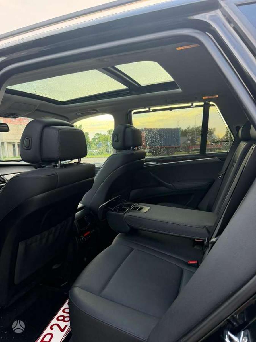 Melns BMW X5 2008 Kretinga, ar dzinēja tilpumu 3.00 L un nobraukumu 240 tūkst. km par 8750 €, foto 19 vietnē AUTOMOTO.COM.LV