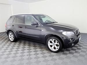 Melns BMW X5 2008 Tallina, ar dzinēja tilpumu 3.00 L un nobraukumu 293 tūkst. km par 5999 €, foto  vietnē AUTOMOTO.COM.LV
