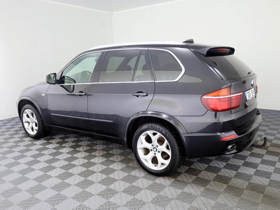 Melns BMW X5 2008 Tallina, ar dzinēja tilpumu 3.00 L un nobraukumu 293 tūkst. km par 5999 €, foto 5 vietnē AUTOMOTO.COM.LV