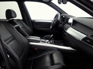 Melns BMW X5 2008 Tallina, ar dzinēja tilpumu 3.00 L un nobraukumu 293 tūkst. km par 5999 €, foto 7 vietnē AUTOMOTO.COM.LV