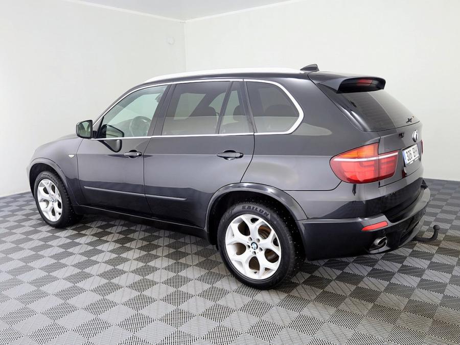 Melns BMW X5 2008 Tallina, ar dzinēja tilpumu 3.00 L un nobraukumu 293 tūkst. km par 5999 €, foto 14 vietnē AUTOMOTO.COM.LV