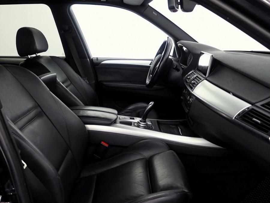 Melns BMW X5 2008 Tallina, ar dzinēja tilpumu 3.00 L un nobraukumu 293 tūkst. km par 5999 €, foto 16 vietnē AUTOMOTO.COM.LV