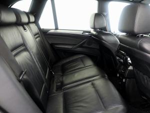 Melns BMW X5 2008 Tallina, ar dzinēja tilpumu 3.00 L un nobraukumu 293 tūkst. km par 5999 €, foto 17 vietnē AUTOMOTO.COM.LV
