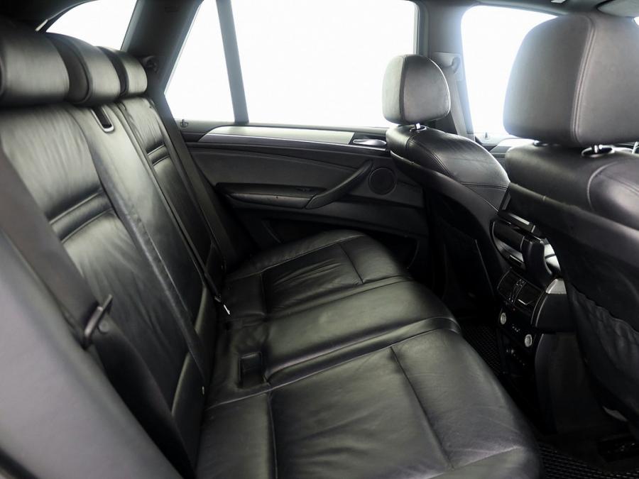 Melns BMW X5 2008 Tallina, ar dzinēja tilpumu 3.00 L un nobraukumu 293 tūkst. km par 5999 €, foto 17 vietnē AUTOMOTO.COM.LV
