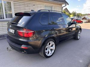 Melns BMW X5 2008 Utena, ar dzinēja tilpumu 2.99 L un nobraukumu 450 tūkst. km par 6500 €, foto  vietnē AUTOMOTO.COM.LV
