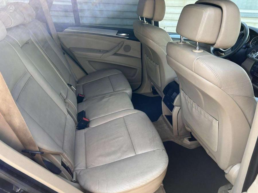 Melns BMW X5 2008 Utena, ar dzinēja tilpumu 2.99 L un nobraukumu 450 tūkst. km par 6500 €, foto 7 vietnē AUTOMOTO.COM.LV
