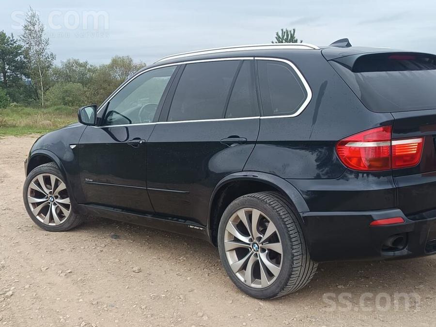 Melns BMW X5 2008 Daugavpils, ar dzinēja tilpumu 3.00 L un nobraukumu 292 tūkst. km par 7500 €, foto 4 vietnē AUTOMOTO.COM.LV