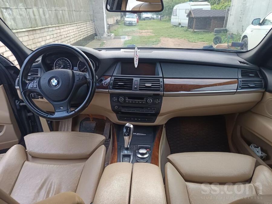 Melns BMW X5 2008 Daugavpils, ar dzinēja tilpumu 3.00 L un nobraukumu 292 tūkst. km par 7500 €, foto 7 vietnē AUTOMOTO.COM.LV