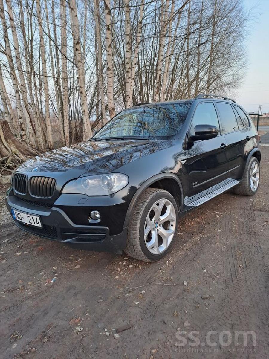 Melns BMW X5 2008 Jelgava, ar dzinēja tilpumu 3.00 L un nobraukumu 302 tūkst. km par 8500 €, foto 1 vietnē AUTOMOTO.COM.LV
