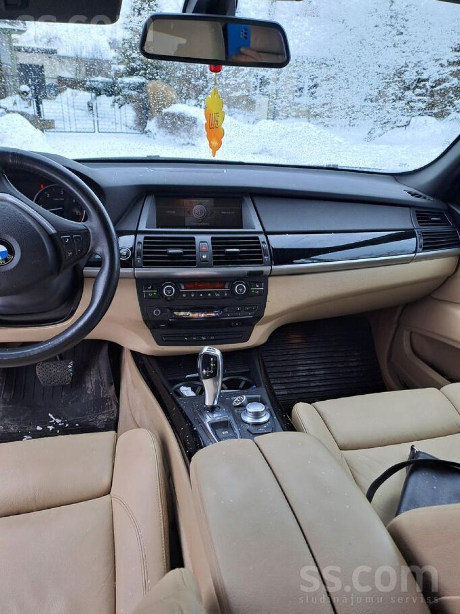 Melns BMW X5 2008 Jelgava, ar dzinēja tilpumu 3.00 L un nobraukumu 302 tūkst. km par 8500 €, foto 8 vietnē AUTOMOTO.COM.LV