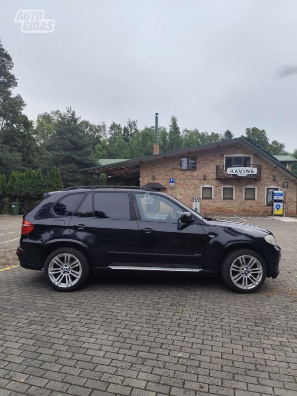 Black BMW X5 2008 in Siauliai, with an engine capacity of 3.00 L and mileage of 288 thousand km for 7000 €, photo 3 on AUTOMOTO.COM.LV