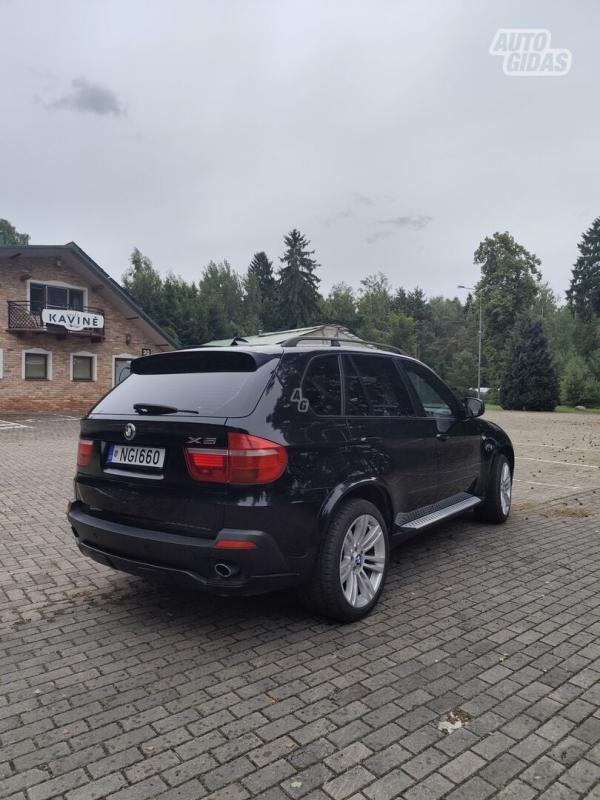 Black BMW X5 2008 in Siauliai, with an engine capacity of 3.00 L and mileage of 288 thousand km for 7000 €, photo 5 on AUTOMOTO.COM.LV