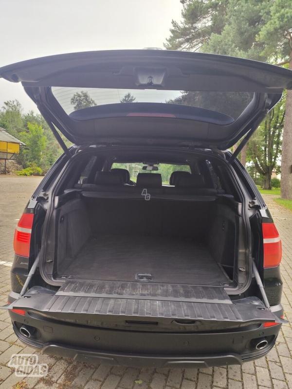 Black BMW X5 2008 in Siauliai, with an engine capacity of 3.00 L and mileage of 288 thousand km for 7000 €, photo 8 on AUTOMOTO.COM.LV
