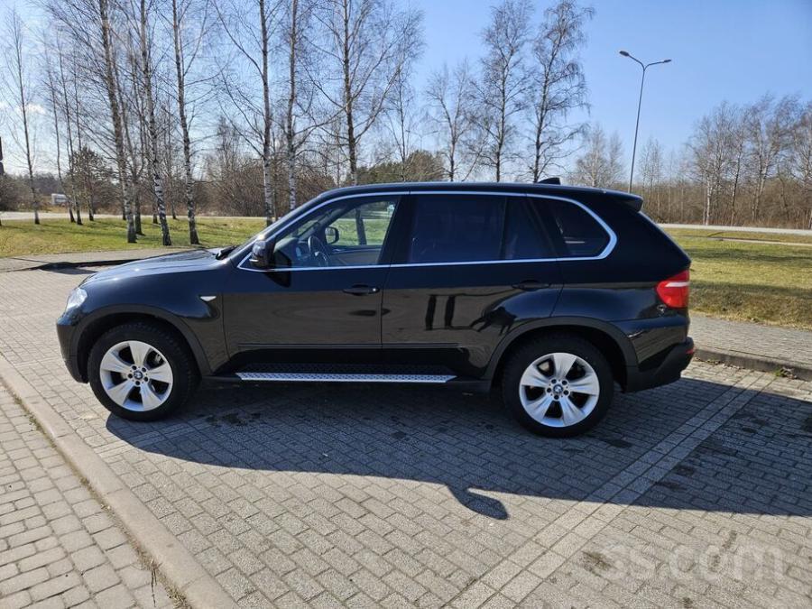 Черный БМВ Х5 2008 в Вентспилс, объемом двигателя 3.00 л и пробегом 275 тыс. км за 8500 €, фото 5 на AUTOMOTO.COM.LV