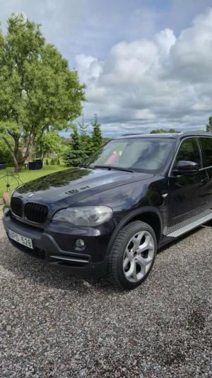 Melns BMW X5 2008 Klaipėda, ar dzinēja tilpumu 2.99 L un nobraukumu 427 tūkst. km par 8200 €, foto  vietnē AUTOMOTO.COM.LV