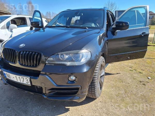 Black BMW X5 2008 in Riga, with an engine capacity of 3.00 L and mileage of 283 thousand km for 8999 €, photo 10 on AUTOMOTO.COM.LV