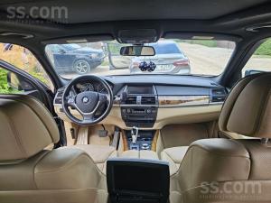 Melns BMW X5 2008 Dobele, ar dzinēja tilpumu 4.80 L un nobraukumu 312 tūkst. km par 7800 €, foto 10 vietnē AUTOMOTO.COM.LV