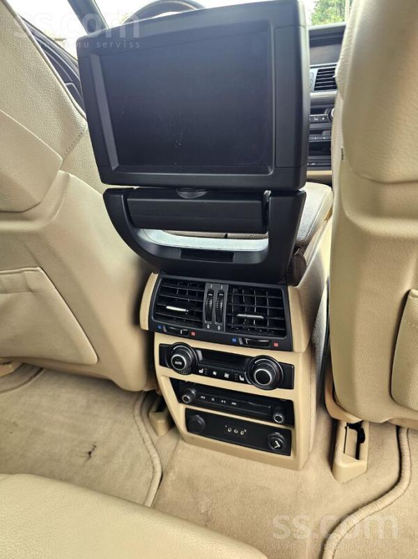 Melns BMW X5 2008 Dobele, ar dzinēja tilpumu 4.80 L un nobraukumu 312 tūkst. km par 7800 €, foto 10 vietnē AUTOMOTO.COM.LV