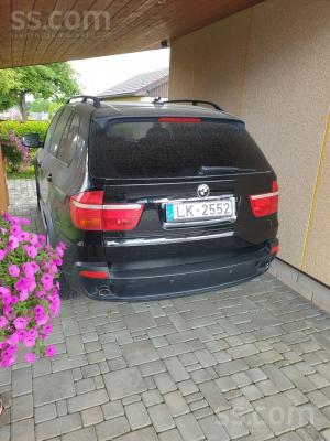 Black BMW X5 2008 in Aluksne, with an engine capacity of 3.00 L and mileage of 0 thousand km for 8500 €, photo 4 on AUTOMOTO.COM.LV