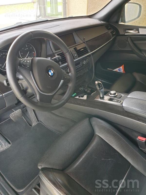 Melns BMW X5 2008 Alūksne, ar dzinēja tilpumu 3.00 L un nobraukumu 0 tūkst. km par 8500 €, foto 9 vietnē AUTOMOTO.COM.LV