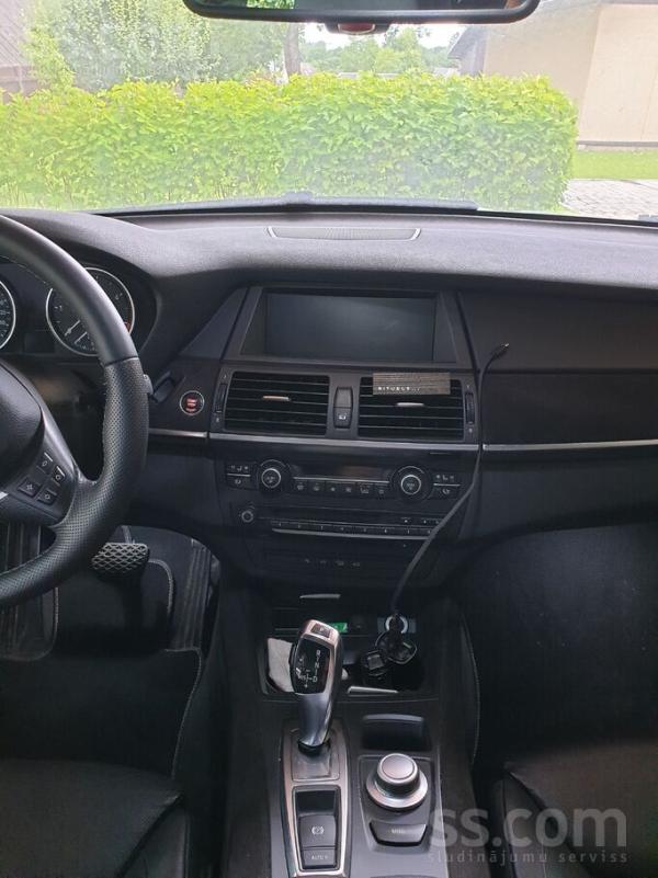 Melns BMW X5 2008 Alūksne, ar dzinēja tilpumu 3.00 L un nobraukumu 0 tūkst. km par 8500 €, foto 10 vietnē AUTOMOTO.COM.LV