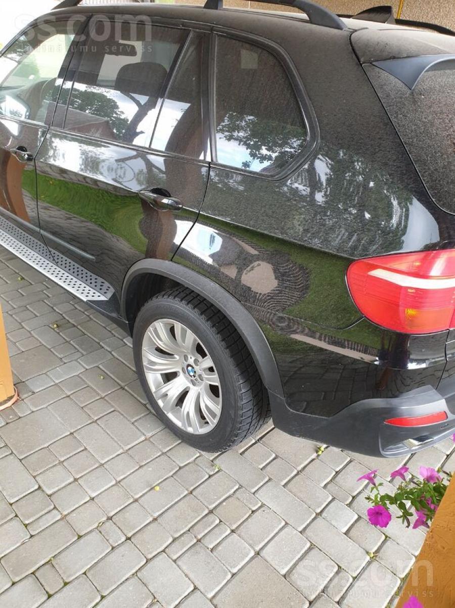 Black BMW X5 2008 in Aluksne, with an engine capacity of 3.00 L and mileage of 0 thousand km for 8500 €, photo 14 on AUTOMOTO.COM.LV