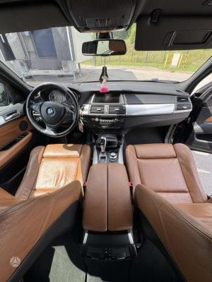 Черный БМВ Х5 2008 в Вильнюс, объемом двигателя 2.99 л и пробегом 309 тыс. км за 8900 €, фото 8 на AUTOMOTO.COM.LV