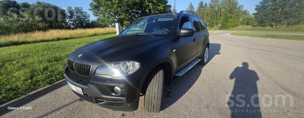 Melns BMW X5 2008 Saldus, ar dzinēja tilpumu 3.00 L un nobraukumu 246 tūkst. km par 6660 €, foto 2 vietnē AUTOMOTO.COM.LV