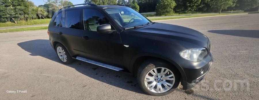 Black BMW X5 2008 in Saldus, with an engine capacity of 3.00 L and mileage of 246 thousand km for 6660 €, photo 4 on AUTOMOTO.COM.LV