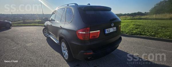 Melns BMW X5 2008 Saldus, ar dzinēja tilpumu 3.00 L un nobraukumu 246 tūkst. km par 6660 €, foto 5 vietnē AUTOMOTO.COM.LV