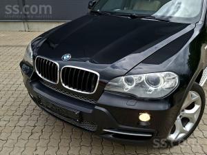 Black BMW X5 2008 in Valmiera, with an engine capacity of 3.00 L and mileage of 255 thousand km for 11480 €, photo  on AUTOMOTO.COM.LV