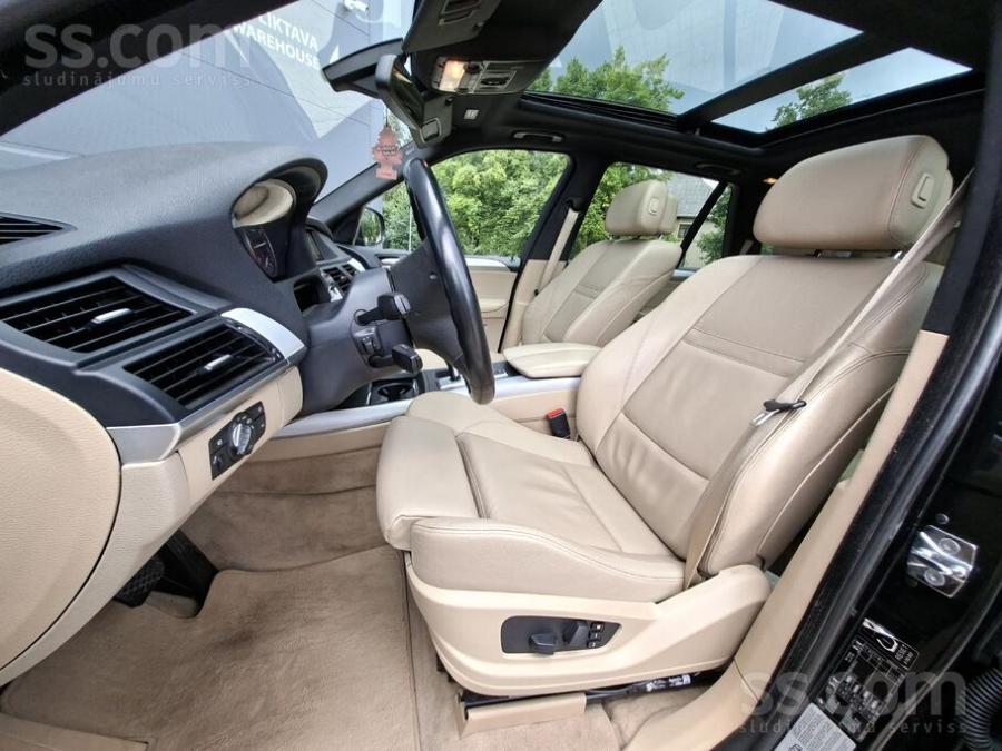 Black BMW X5 2008 in Valmiera, with an engine capacity of 3.00 L and mileage of 255 thousand km for 11480 €, photo 7 on AUTOMOTO.COM.LV