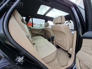 Black BMW X5 2008 in Valmiera, with an engine capacity of 3.00 L and mileage of 255 thousand km for 11480 €, photo 8 on AUTOMOTO.COM.LV