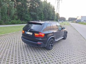 Melns BMW X5 2008 Rīga, ar dzinēja tilpumu 3.00 L un nobraukumu 380 tūkst. km par 7500 €, foto 5 vietnē AUTOMOTO.COM.LV