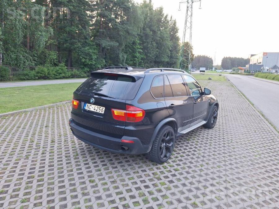 Melns BMW X5 2008 Rīga, ar dzinēja tilpumu 3.00 L un nobraukumu 380 tūkst. km par 7500 €, foto 5 vietnē AUTOMOTO.COM.LV