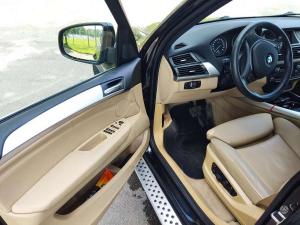 Black BMW X5 2008 in Kedainiai, with an engine capacity of 2.99 L and mileage of 280 thousand km for 7399 €, photo 14 on AUTOMOTO.COM.LV