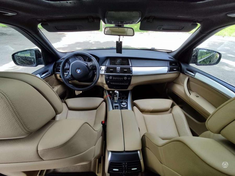 Black BMW X5 2008 in Kedainiai, with an engine capacity of 2.99 L and mileage of 280 thousand km for 7399 €, photo 16 on AUTOMOTO.COM.LV