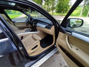 Black BMW X5 2008 in Kedainiai, with an engine capacity of 2.99 L and mileage of 280 thousand km for 7399 €, photo 17 on AUTOMOTO.COM.LV
