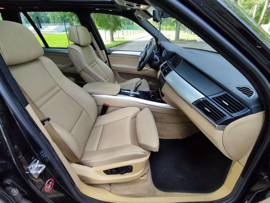 Black BMW X5 2008 in Kedainiai, with an engine capacity of 2.99 L and mileage of 280 thousand km for 7399 €, photo 18 on AUTOMOTO.COM.LV