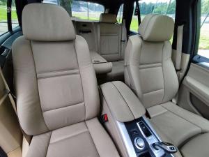 Black BMW X5 2008 in Kedainiai, with an engine capacity of 2.99 L and mileage of 280 thousand km for 7399 €, photo 21 on AUTOMOTO.COM.LV