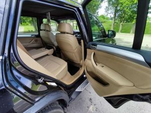 Black BMW X5 2008 in Kedainiai, with an engine capacity of 2.99 L and mileage of 280 thousand km for 7399 €, photo 25 on AUTOMOTO.COM.LV