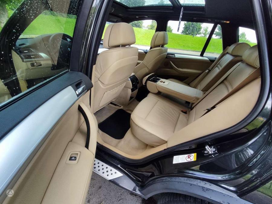 Black BMW X5 2008 in Kedainiai, with an engine capacity of 2.99 L and mileage of 280 thousand km for 7399 €, photo 26 on AUTOMOTO.COM.LV