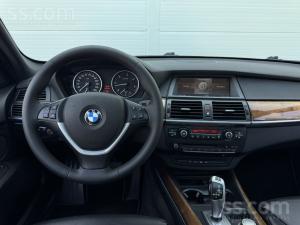 Melns BMW X5 2008 Rīga, ar dzinēja tilpumu 3.00 L un nobraukumu 250 tūkst. km par 9490 €, foto 15 vietnē AUTOMOTO.COM.LV