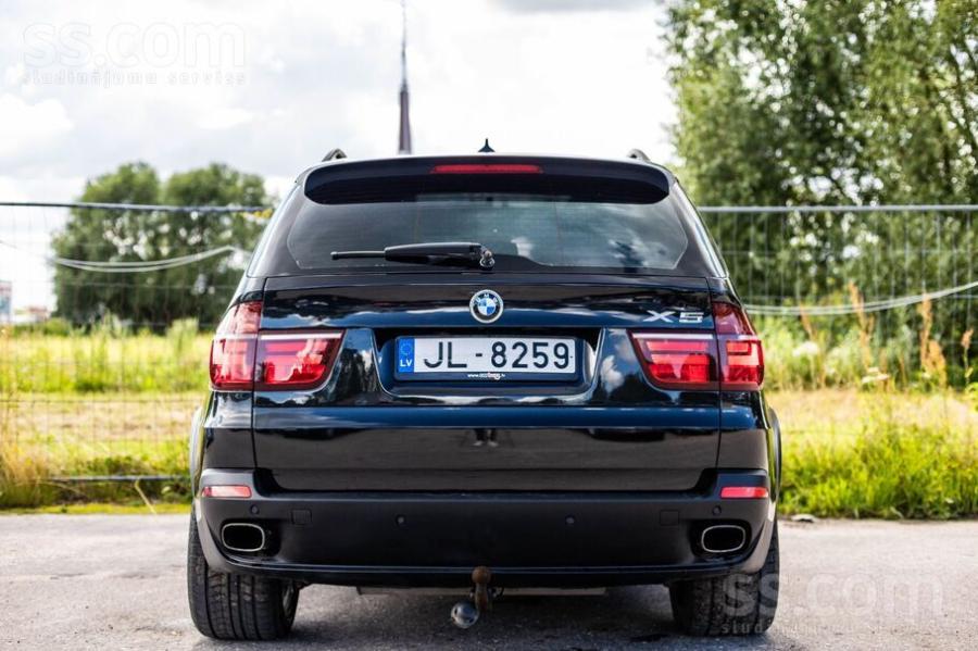 Melns BMW X5 2008 Rīga, ar dzinēja tilpumu 3.00 L un nobraukumu 318 tūkst. km par 7990 €, foto 9 vietnē AUTOMOTO.COM.LV