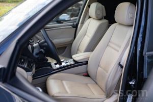 Melns BMW X5 2008 Rīga, ar dzinēja tilpumu 3.00 L un nobraukumu 318 tūkst. km par 7990 €, foto 14 vietnē AUTOMOTO.COM.LV