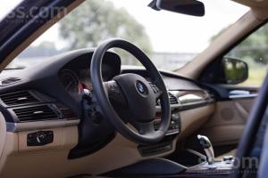 Melns BMW X5 2008 Rīga, ar dzinēja tilpumu 3.00 L un nobraukumu 318 tūkst. km par 7990 €, foto 15 vietnē AUTOMOTO.COM.LV