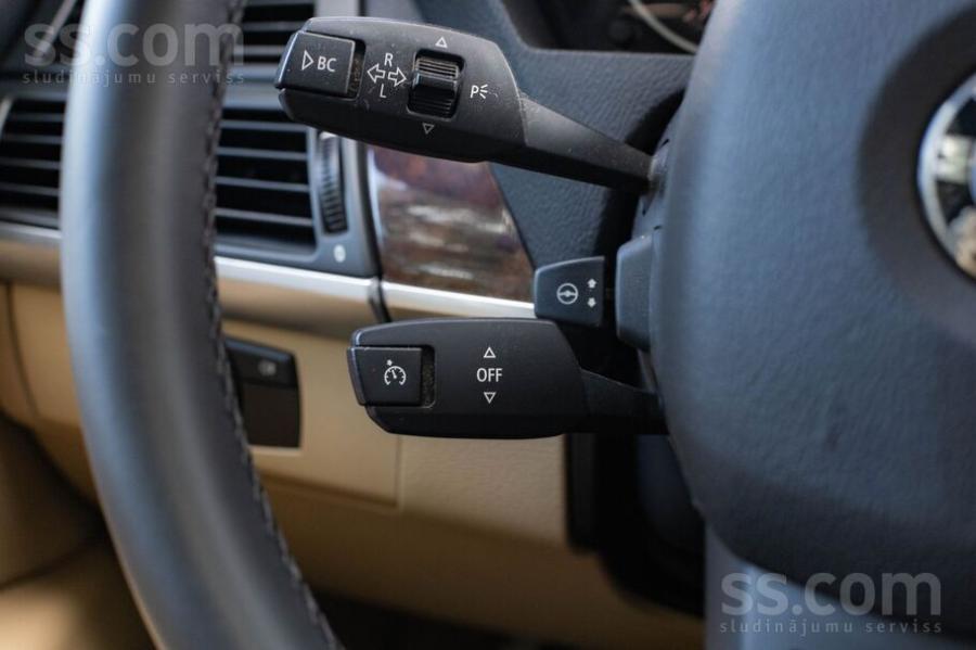 Melns BMW X5 2008 Rīga, ar dzinēja tilpumu 3.00 L un nobraukumu 318 tūkst. km par 7990 €, foto 18 vietnē AUTOMOTO.COM.LV