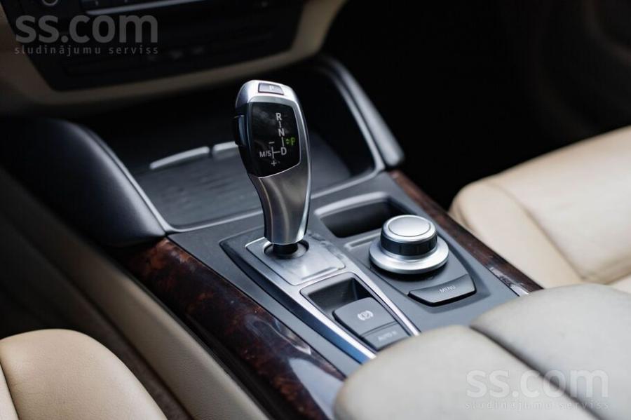 Melns BMW X5 2008 Rīga, ar dzinēja tilpumu 3.00 L un nobraukumu 318 tūkst. km par 7990 €, foto 26 vietnē AUTOMOTO.COM.LV