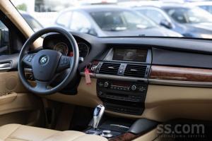 Melns BMW X5 2008 Rīga, ar dzinēja tilpumu 3.00 L un nobraukumu 318 tūkst. km par 7990 €, foto 27 vietnē AUTOMOTO.COM.LV